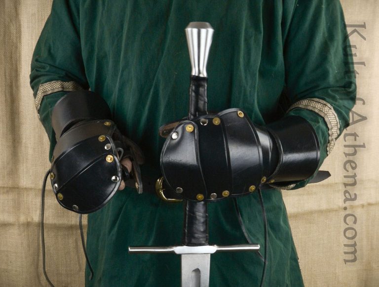 Leather Clamshell Gauntlets