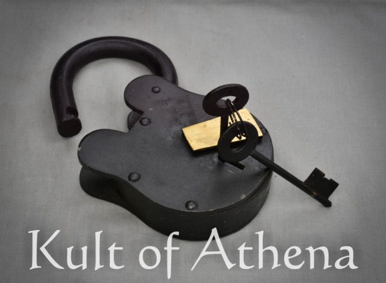 Giant Medieval Iron Padlock with Brass Lockplate - Deepeeka - Kult of ...